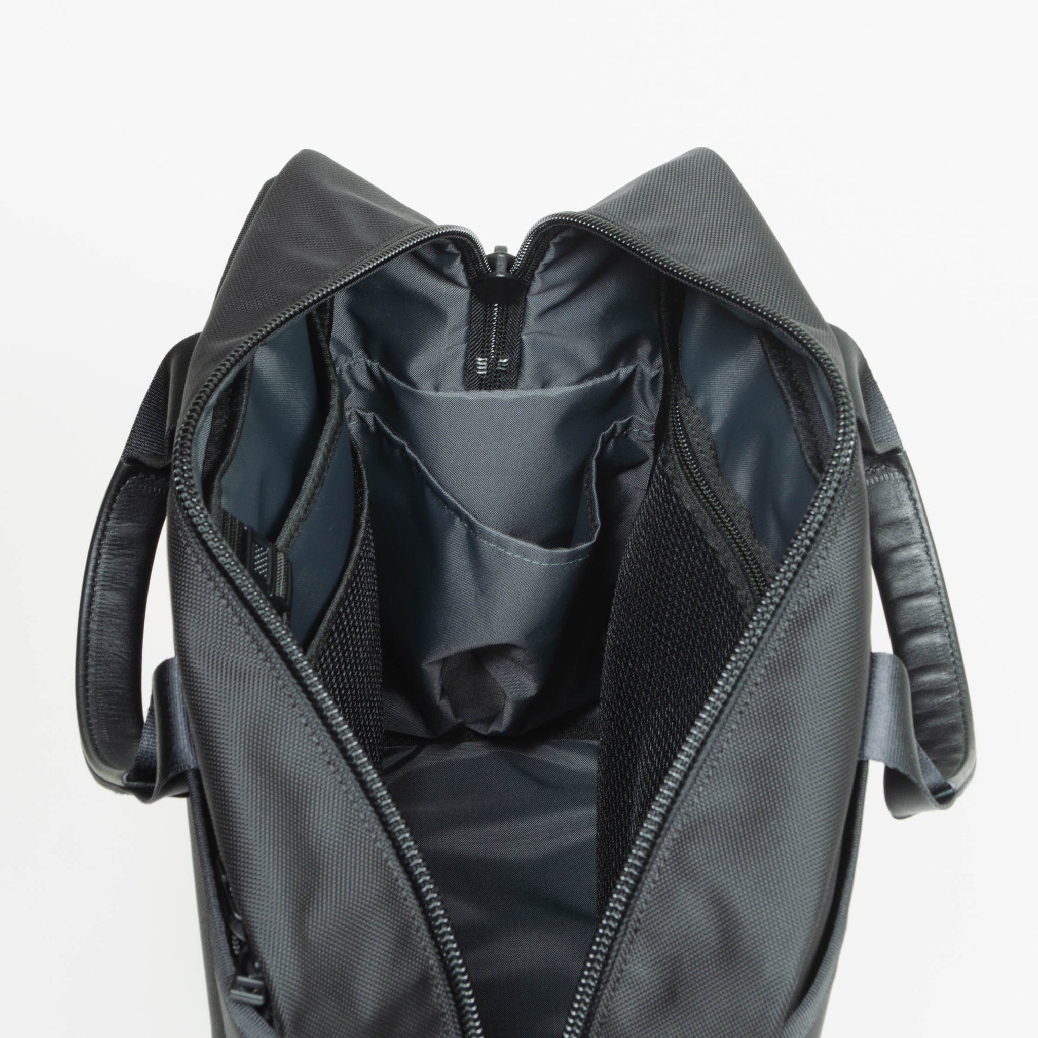 THE WALL – KaILI IKKEN